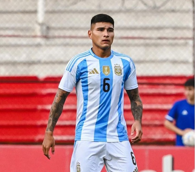Bruno Amione en el debut del seleccionado nacional sub 23 en los Juegos ...
